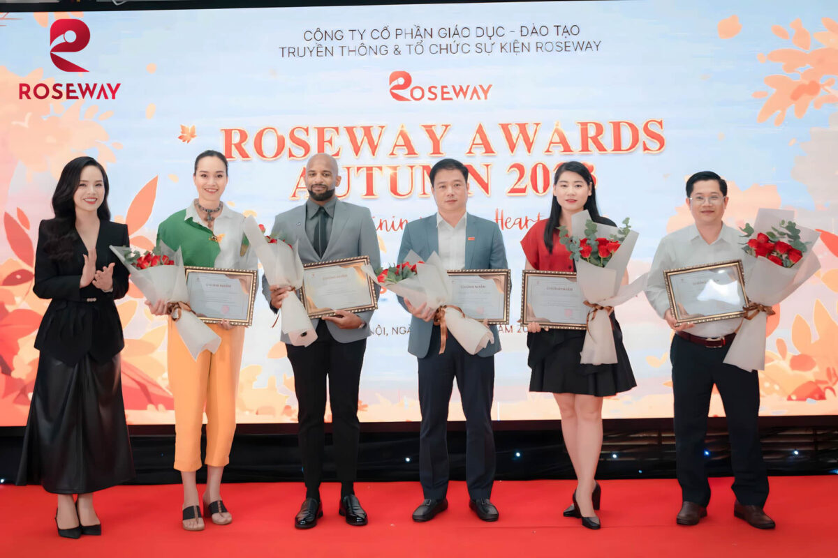 NHÌN LẠI HÌNH ẢNH CÁC MÙA TỐT NGHIỆP TẠI ROSEWAY - Roseway